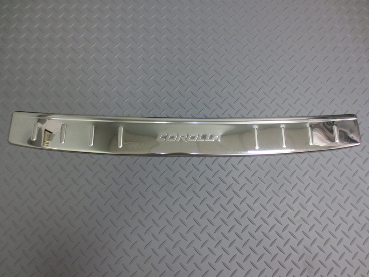 Накладка заднего бампера Toyota Corolla 2012-2019