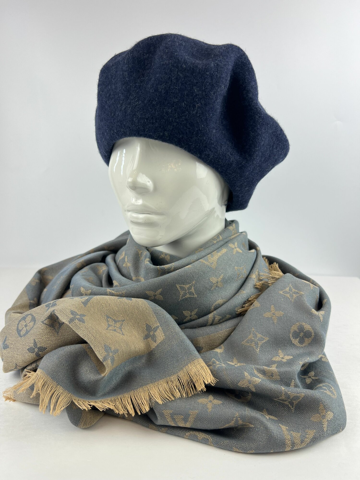 Комплект с головным убором для женщин