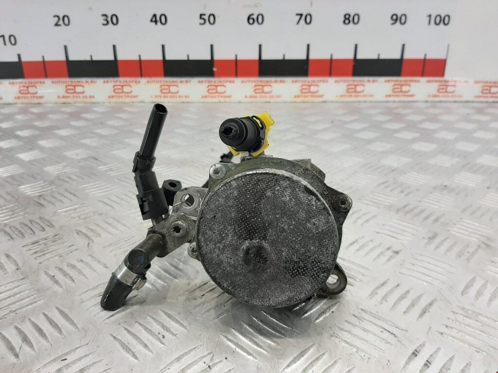 Насос вакуумный Opel Corsa D 55255221 арт. 684105
