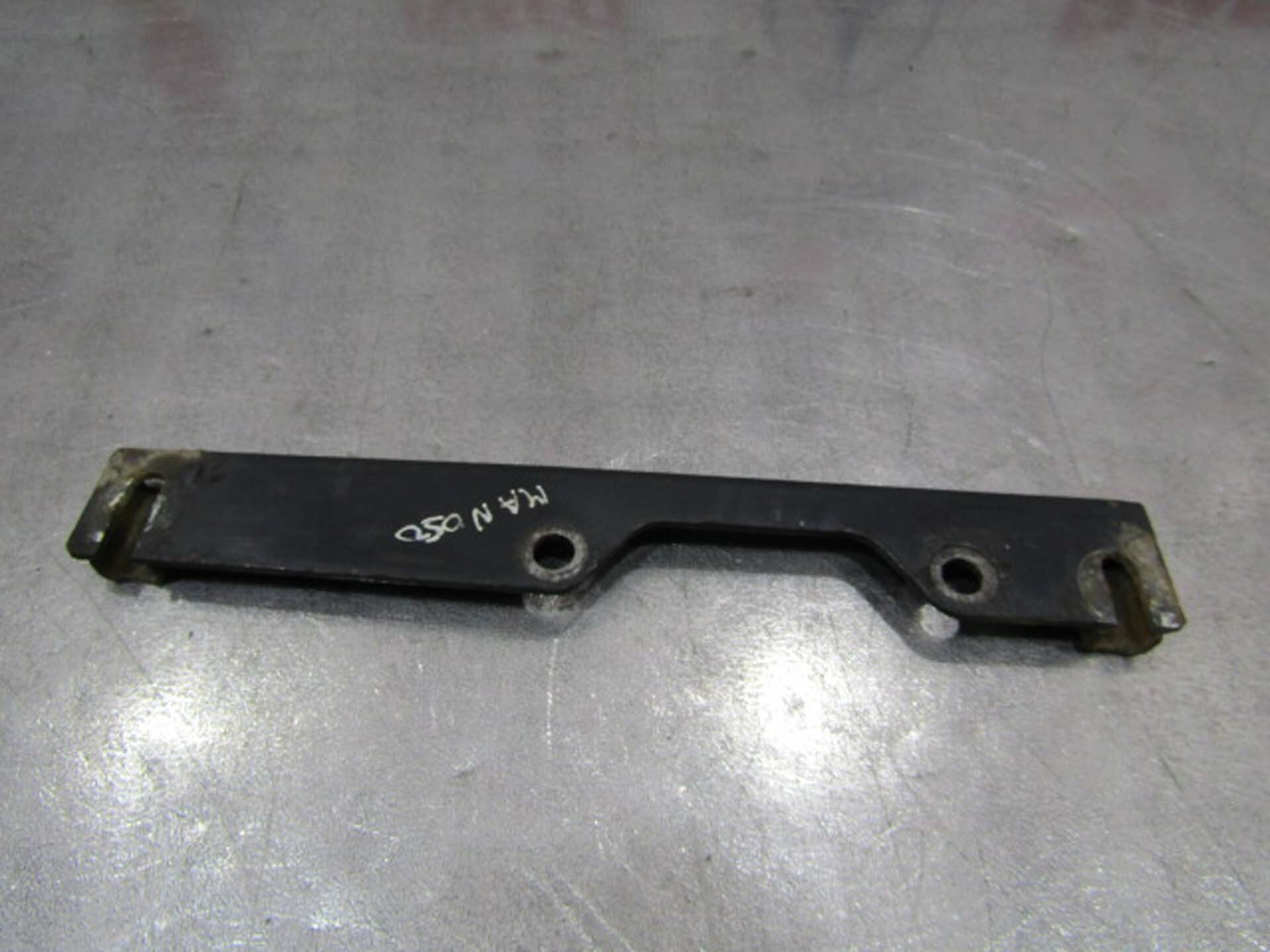 Кронштейн переднего бампера правый MAN TGA