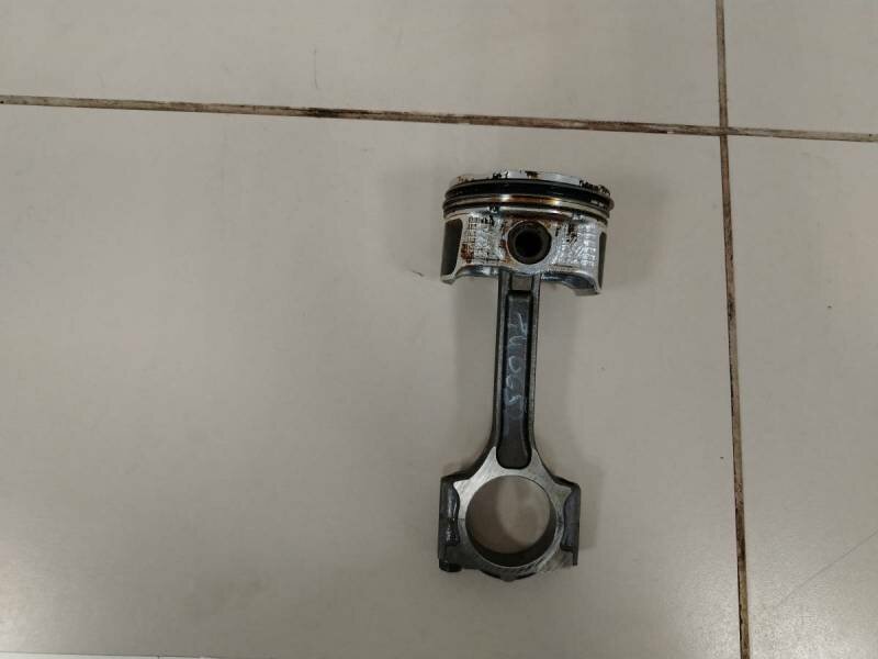 Поршень с шатуном Renault Duster 2012 кат.номер: 120A10724R 1210A5RB0A