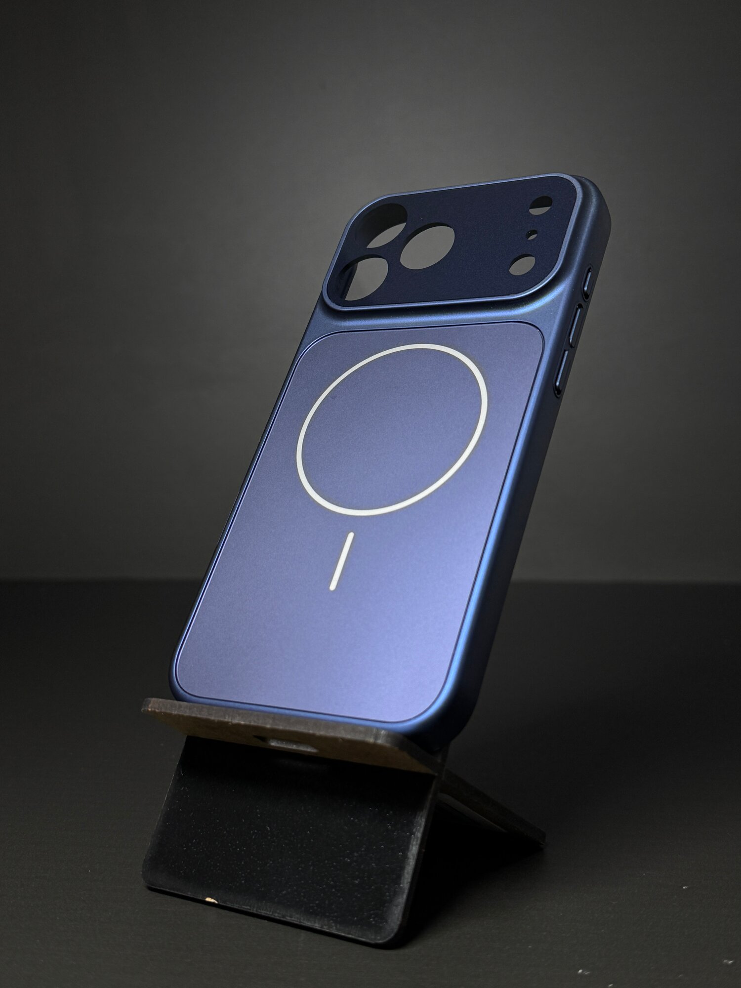 Защитный чехол для iPhone 17 Pro Max с МагСейф и защитой камеры, синий