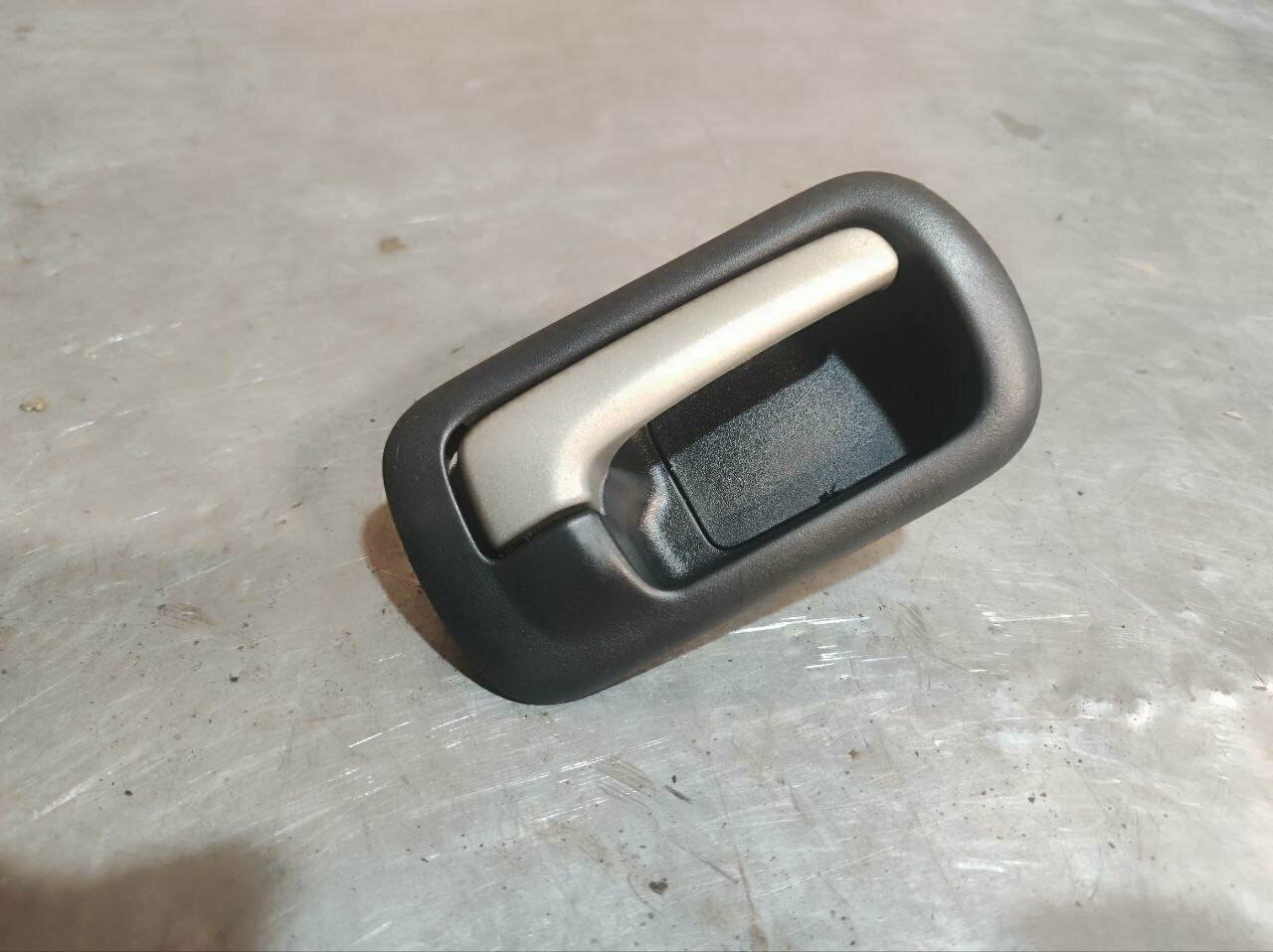 Ручка внутренняя двери передней правой Honda Civic 7 2001