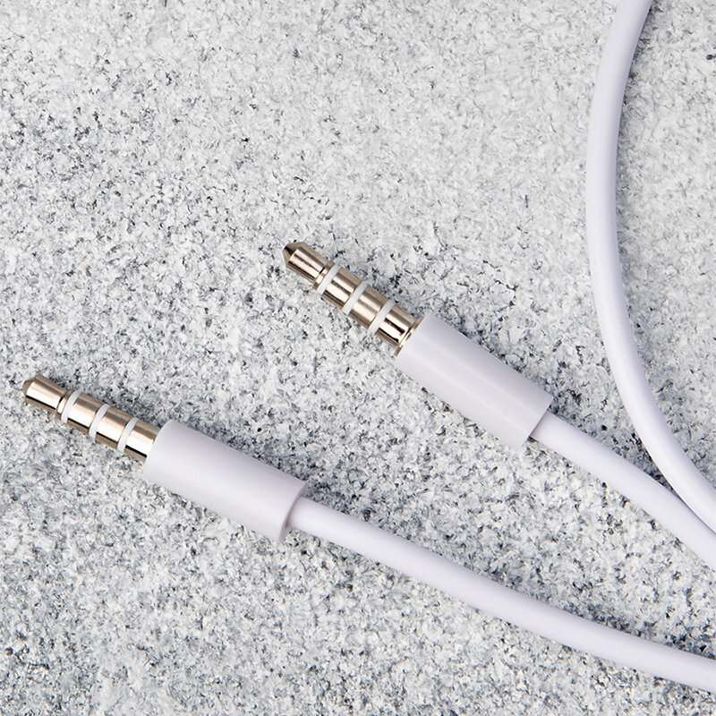 Аудиокабель (штекер 3.5 мм) 1 м для подключения к аудиосистеме, белый REXANT