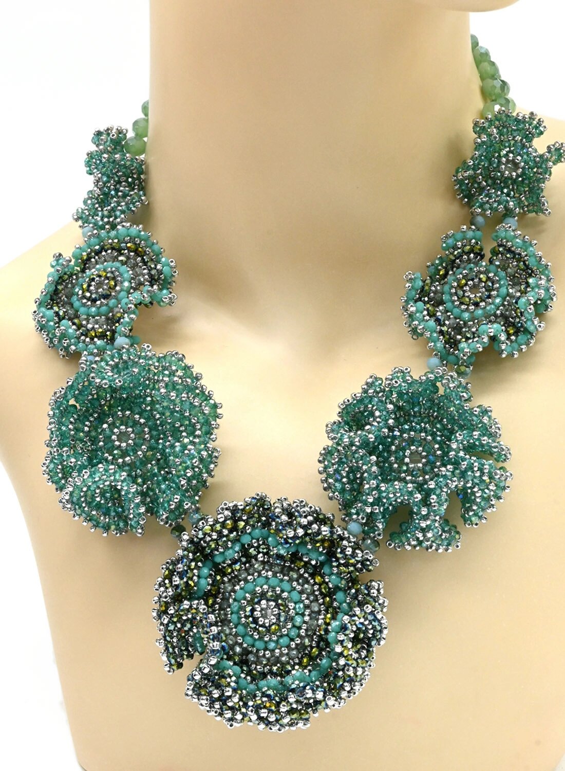 Колье, циркон