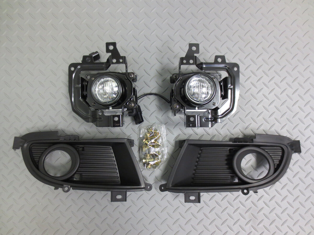 Фары противотуманные Mitsubishi Lancer 9 2000-2007 (MB600)