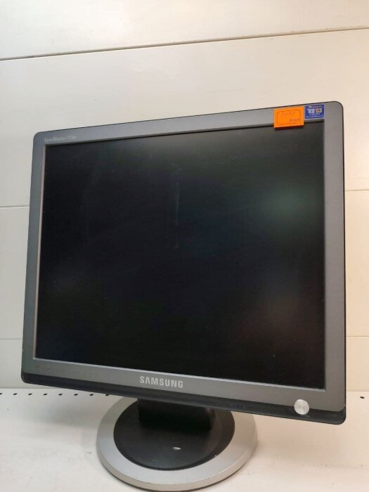 Монитор с дефектом ЖК 17" 5:4 Samsung 731BF черный