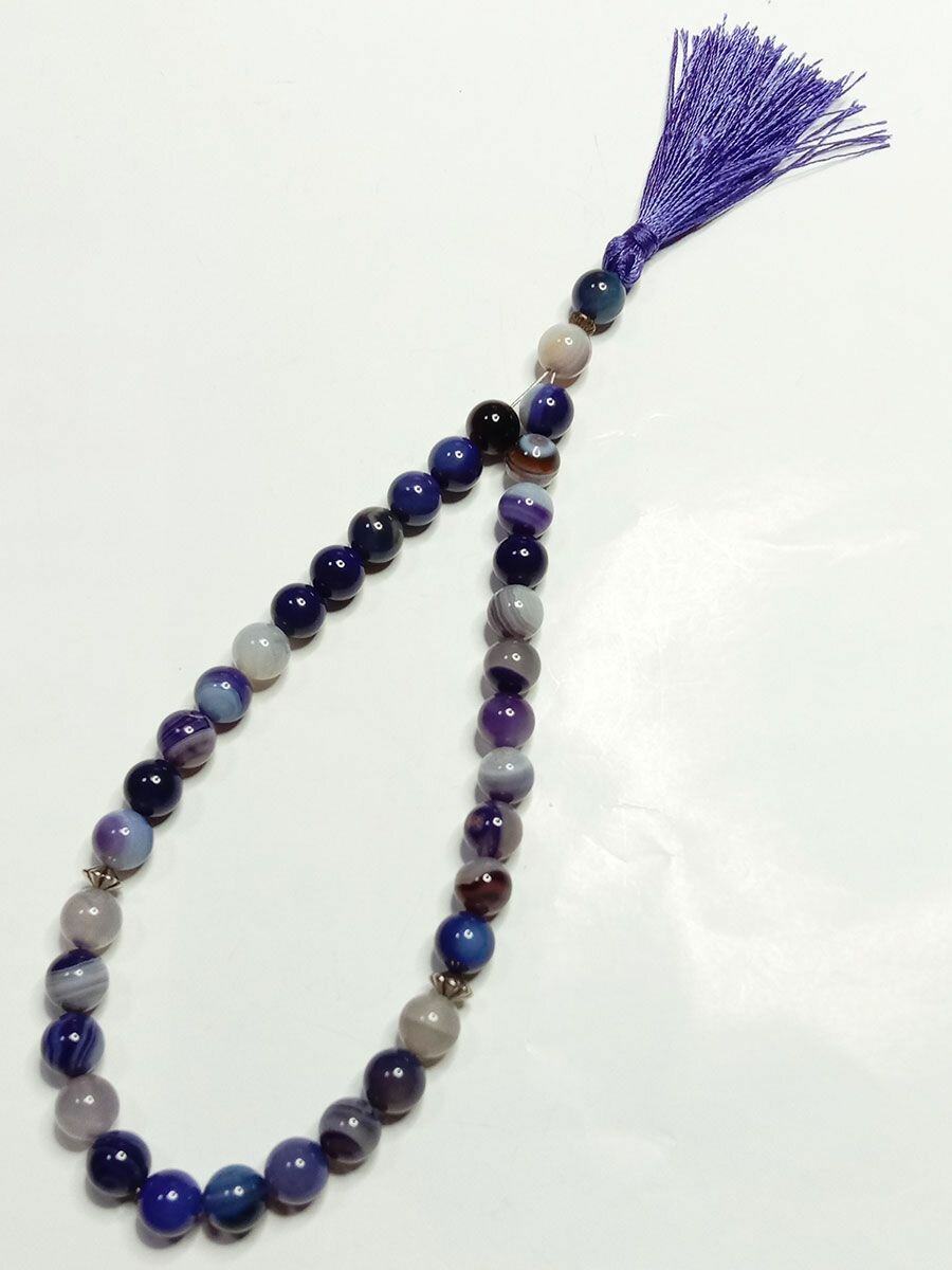 Четки и з фиолетового агата 33 бусины 8 мм.