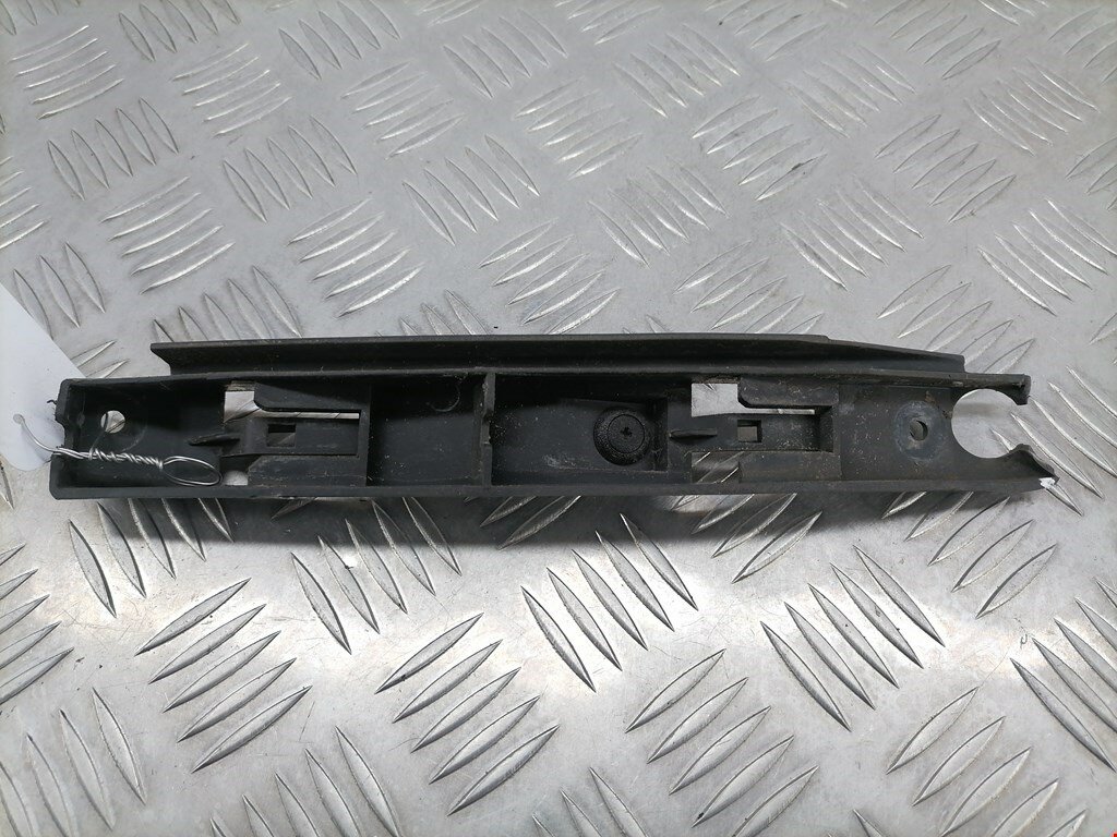 Кронштейн (крепление) переднего бампера левый Mitsubishi Space_Star 1 MR913165 арт. 2149418