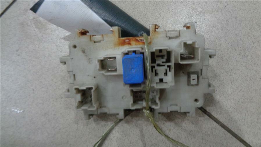 Блок предохранителей салонный от Nissan Navara D40 2004-2015