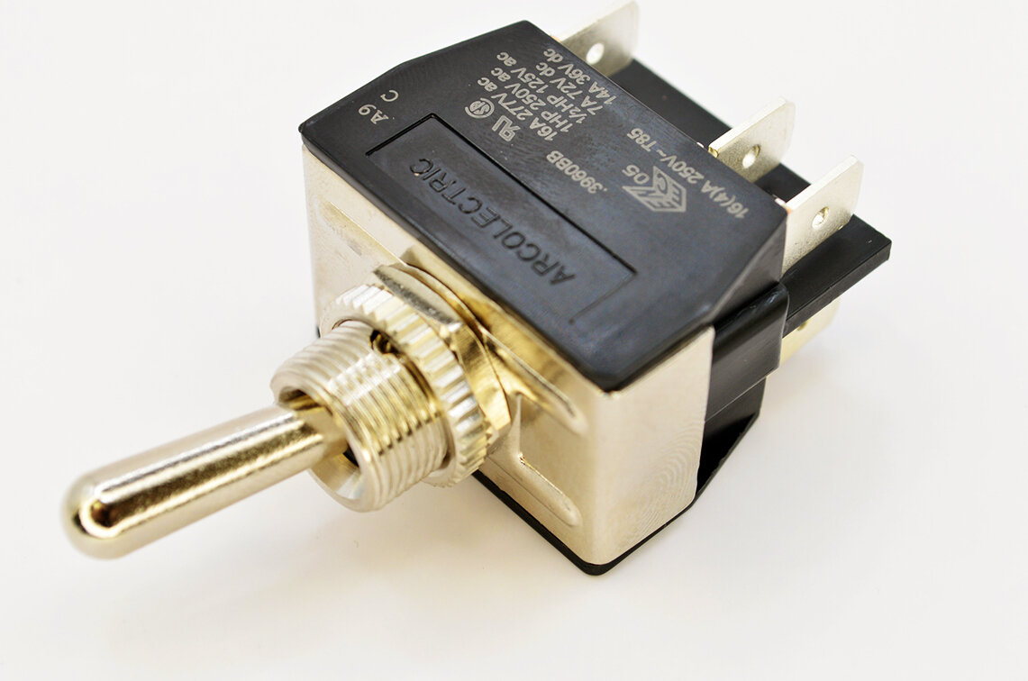 Тумблер ARCOLECTRIC C3960BBAAA Тумблер DPDT 250V 10A Металлический 1шт
