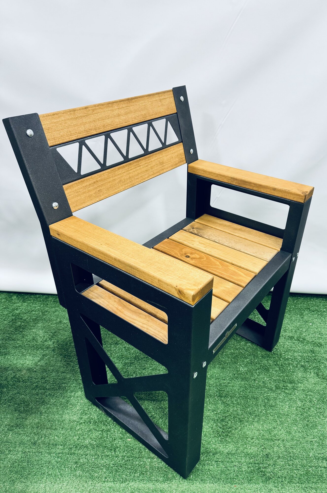 Садовое кресло FEROOM GROUP "ГеоМетрия", черно-серое, металлический каркас, массив сосны