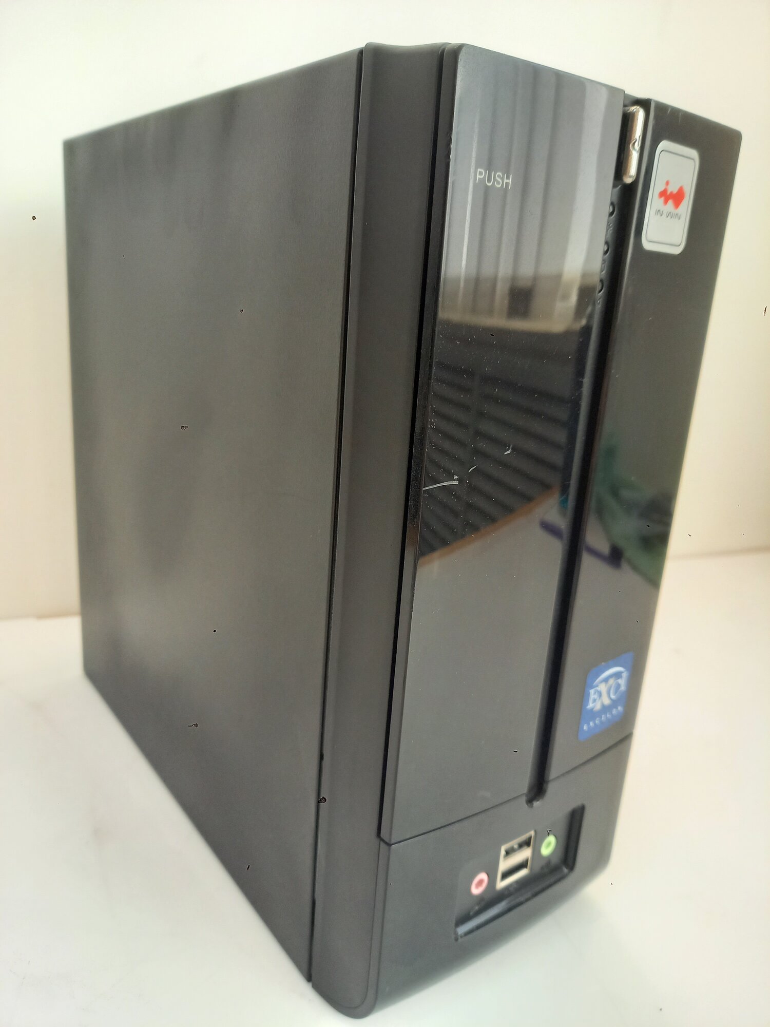 Корпус DeskTop INWIN BM639 Black Mini-iTX/Mini-DTX 160W (24+4пин)