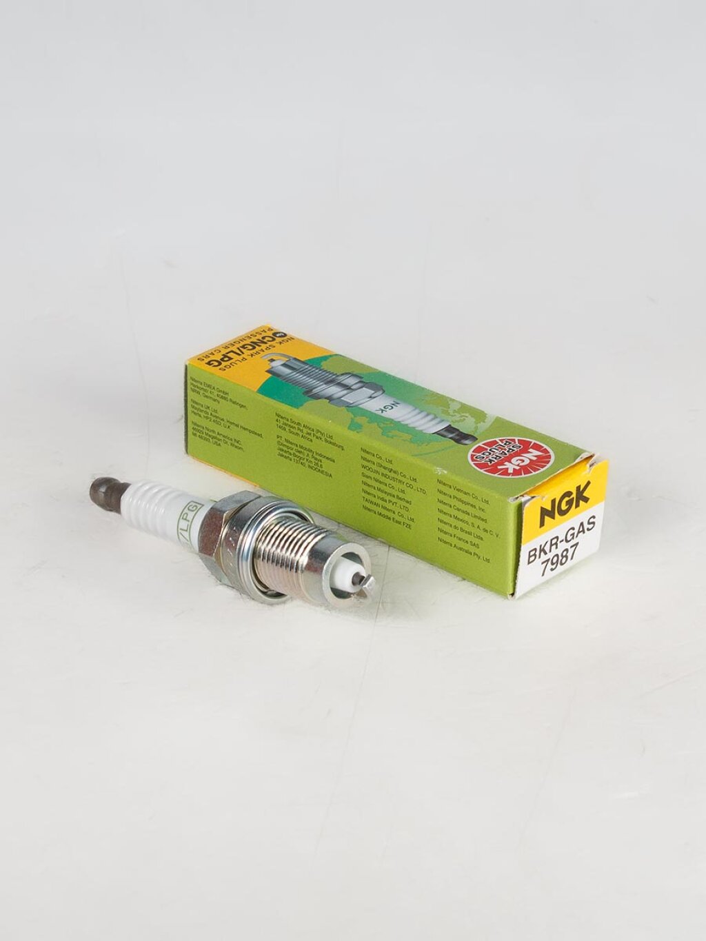 Свеча NGK 2112 (16 клап.), ГАЗ дв. 405, 409, для а/м Lada Largus, Renault Logan BKR-GAS (LPG)