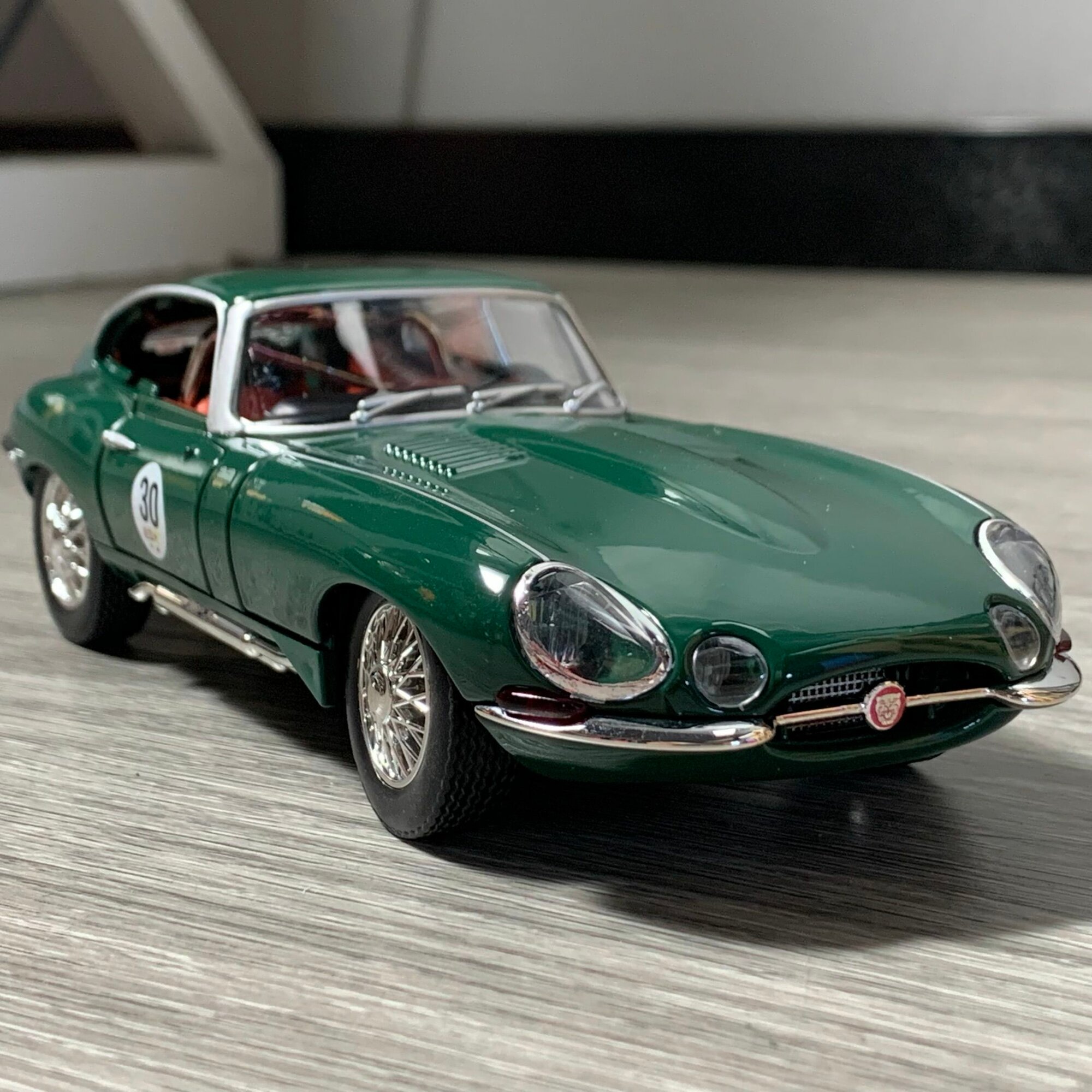Коллекционирование автомобилей Ягуар E-Type модель,1:24 Jaguar E-Type Модель, Детская игрушечная машинка, Со звуковыми и световыми эффектами