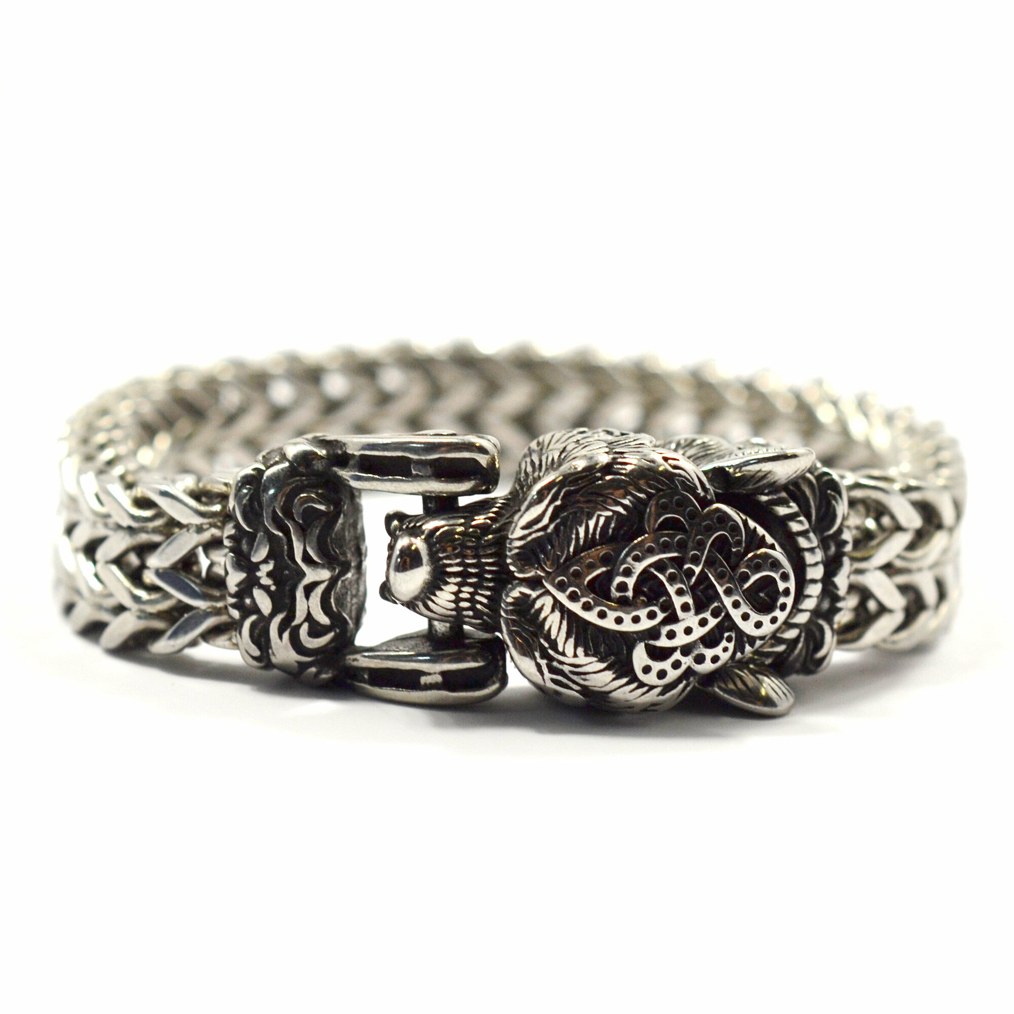 Плетеный браслет