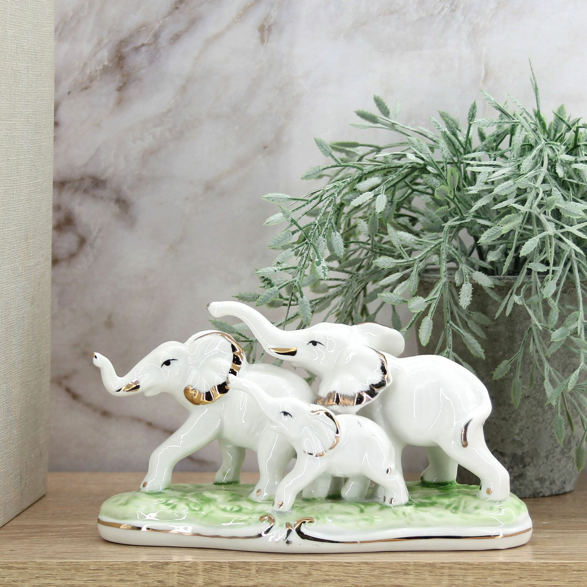 Интерьерная статуэтка Семья Слонов , 8 см , фарфор , цвет белый