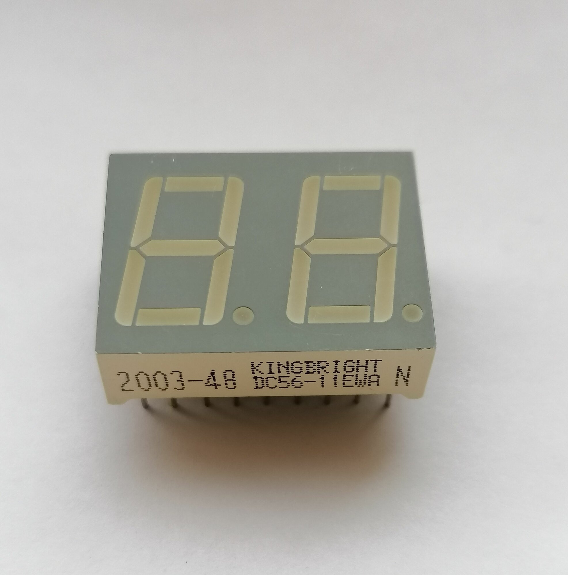 Двухразрядный 7-сегментный индикатор KINGBRIGHT DC-56-11EWA красный