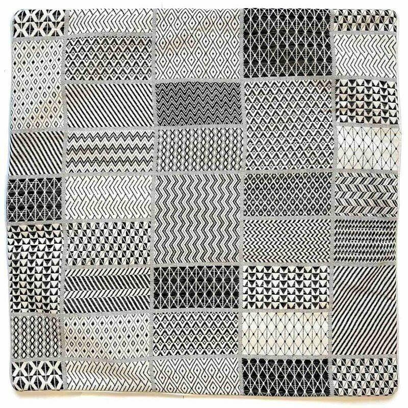 Индийский большой чехол для подушки черно белый лоскутный орнамент (хлопок, с обратной стороны однотонный на завязках, размер 58 на 58 см.), 1 шт.