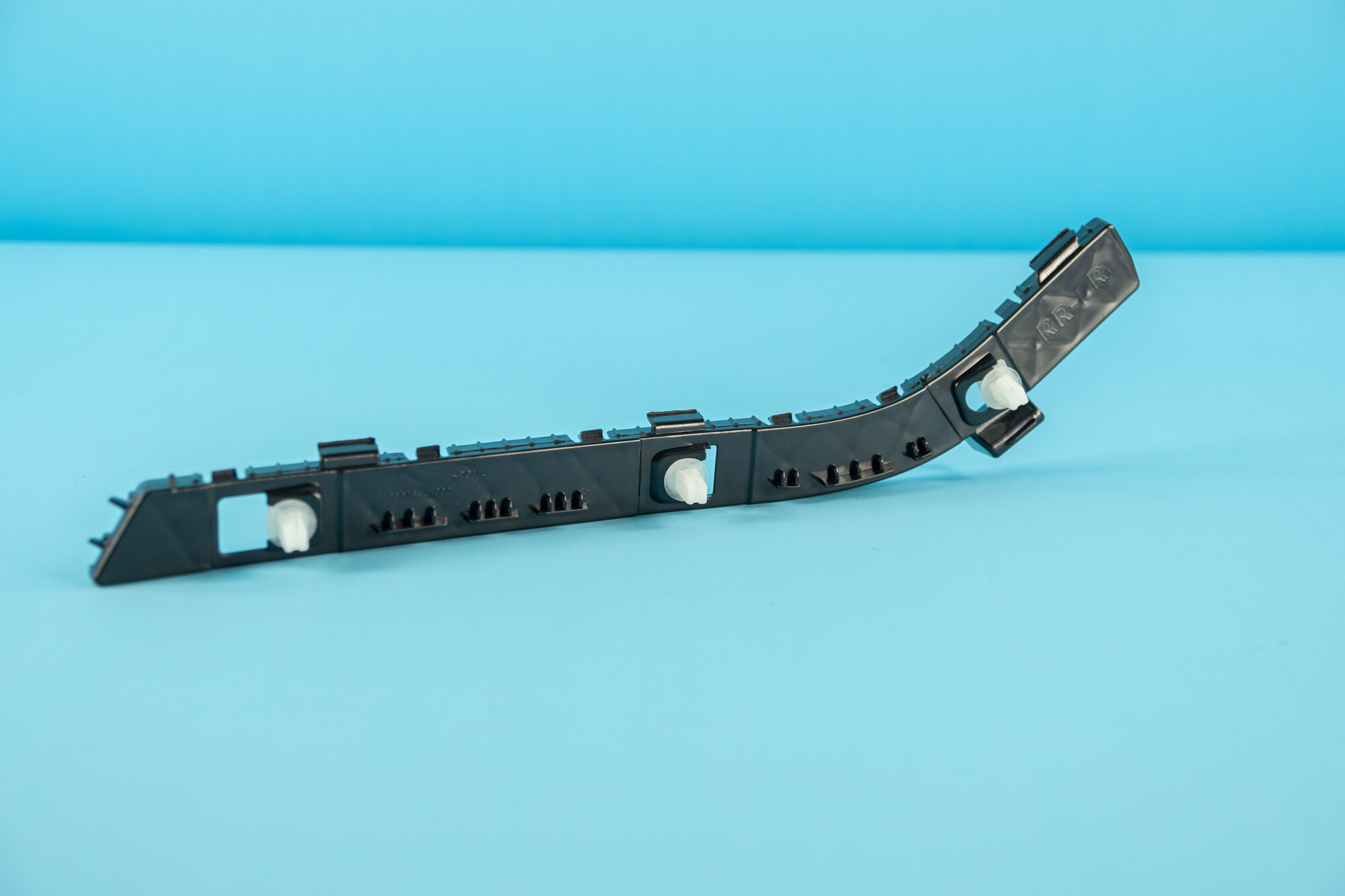 Кpонштейн Kia Rio 4 2011-2017 крепление, клипса задний левый Киа Рио