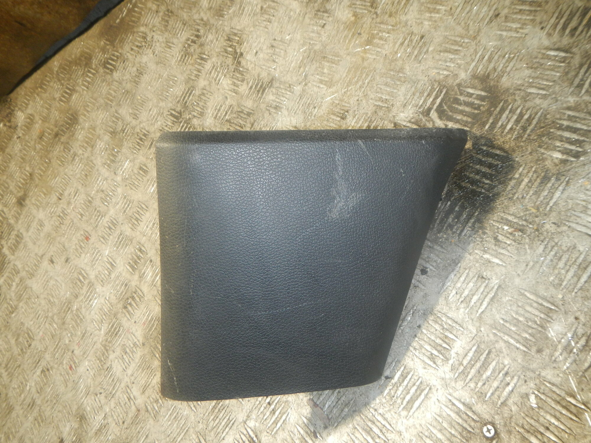 Б/У Бардачок, ВАЗ (VAZ)-LADA LARGUS (ларгус) LADA LARGUS (Ларгус) в багажник левый Царапины. 581114 LADA арт. 8200467538