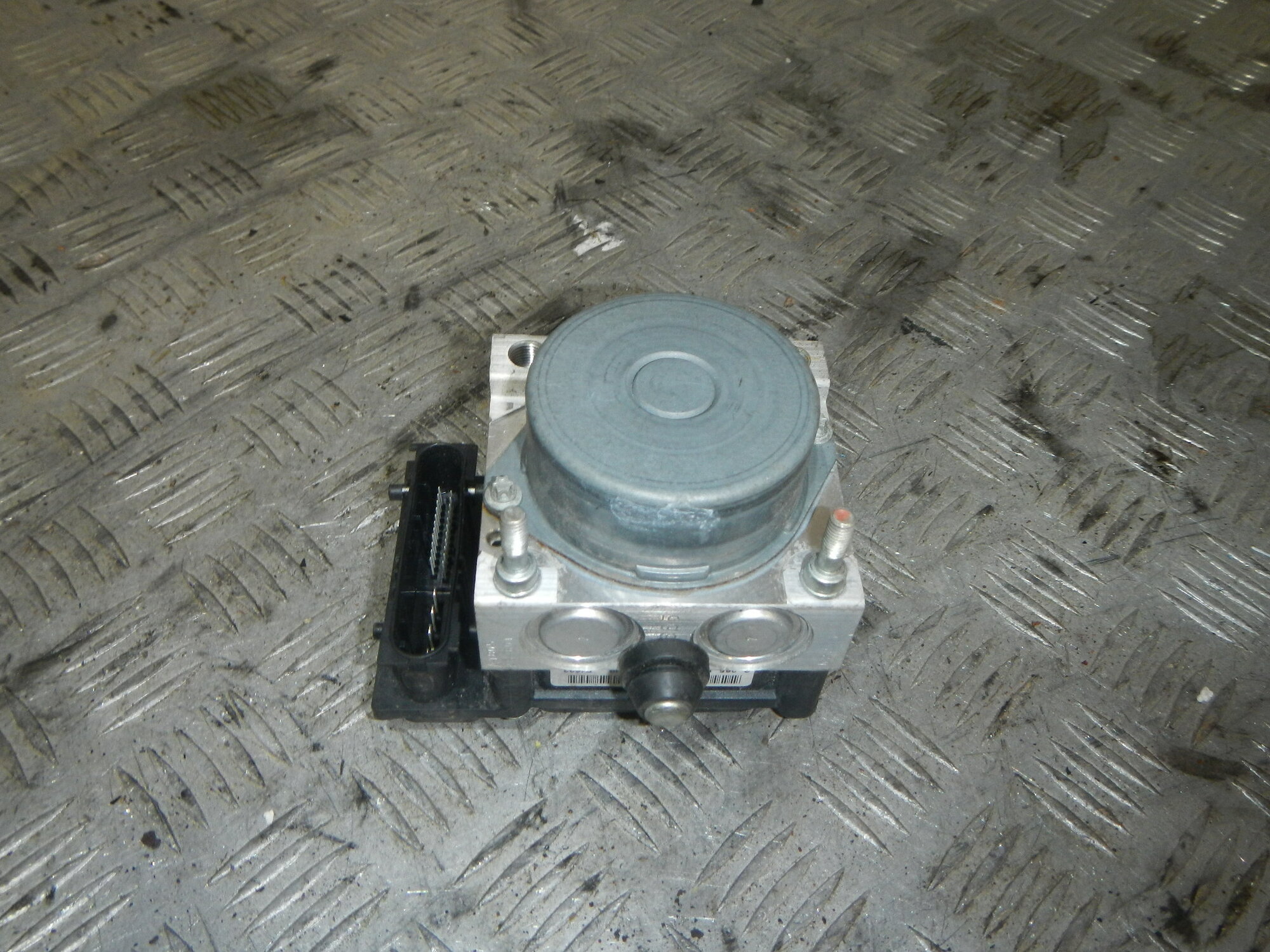 Б/У Блок ABS (насос), Suzuki (Сузуки)-SX4 (06-) SUZUKI SX4 (06-) 2 WD. Без видимых повреждений. 586656 SUZUKI арт. 561108...