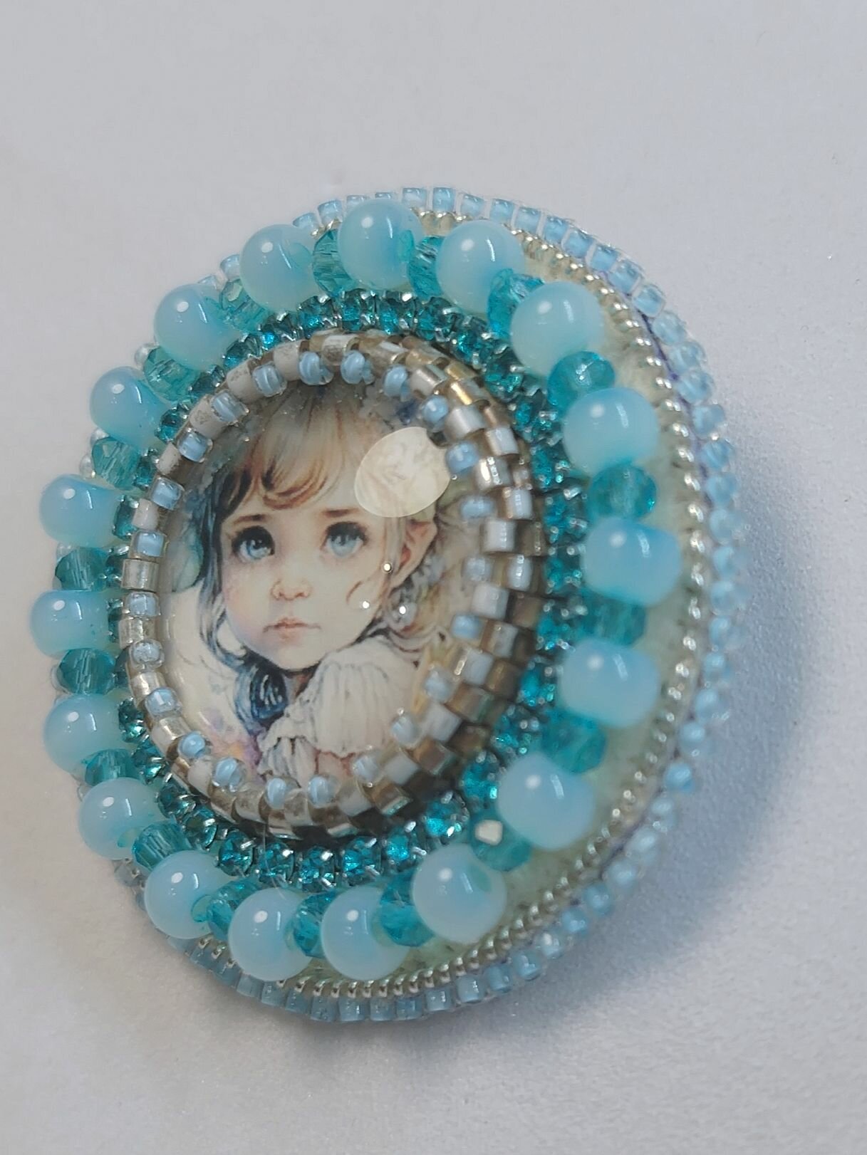 Брошь, стразы, стекло