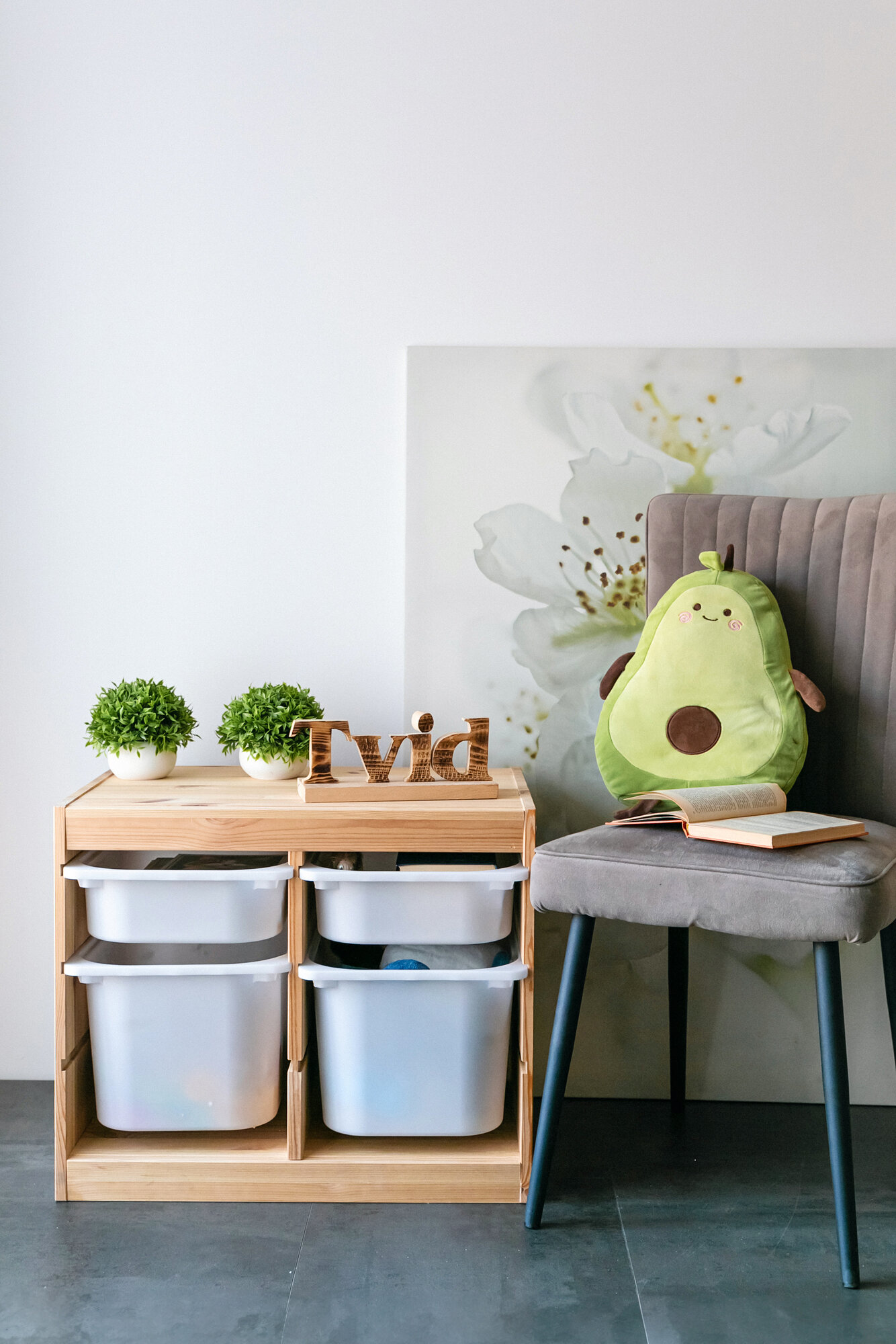 Стеллаж икеа "Труфаст", массив сосны, для детской, гардеробной, игрушек — фото 1