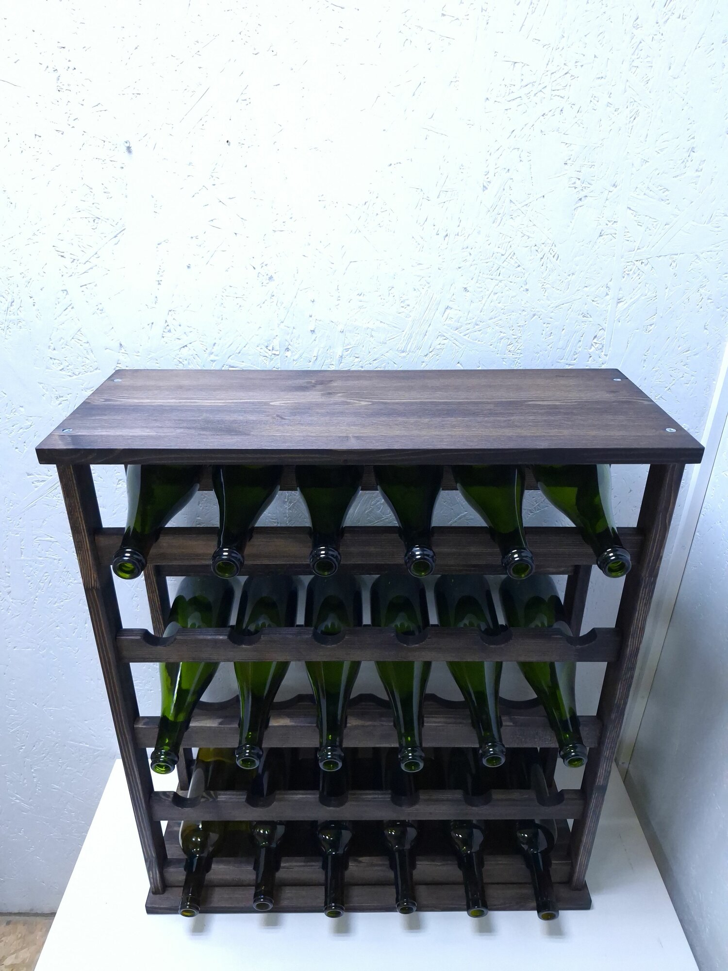 Стеллаж для 30 бутылок вина и шампанского деревянный со столешницей. Венге.