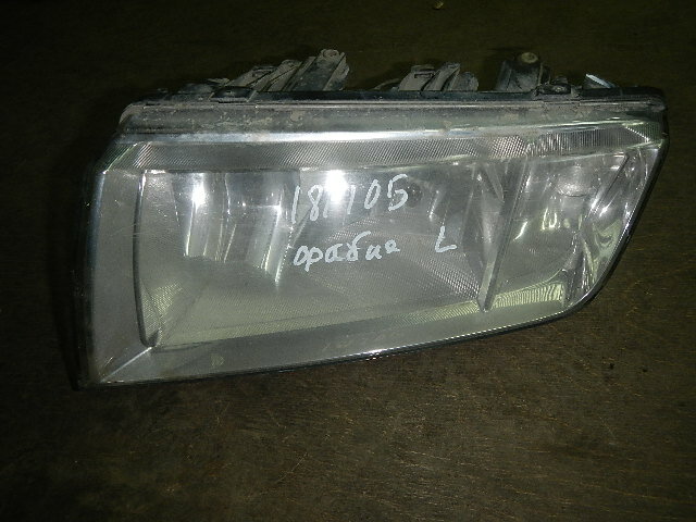 Б/У Фара левая, Skoda (Шкода)-FABIA (99-06) SKODA FABIA (99-06) отверстие в корпусе,сломано 2 крепление 181105 VAG арт. ...