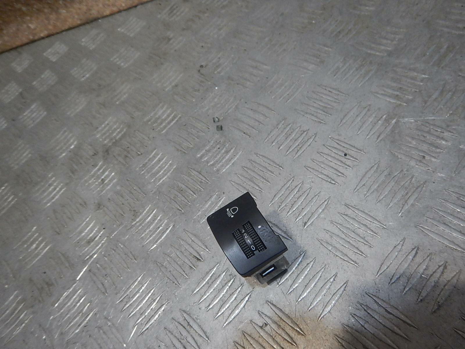 Б/У Кнопка корректора фар, Hyundai (Хендэ)-SOLARIS (14-) HYUNDAI SOLARIS (14-) Без видимых повреждений. 433874 Hyundai-K...