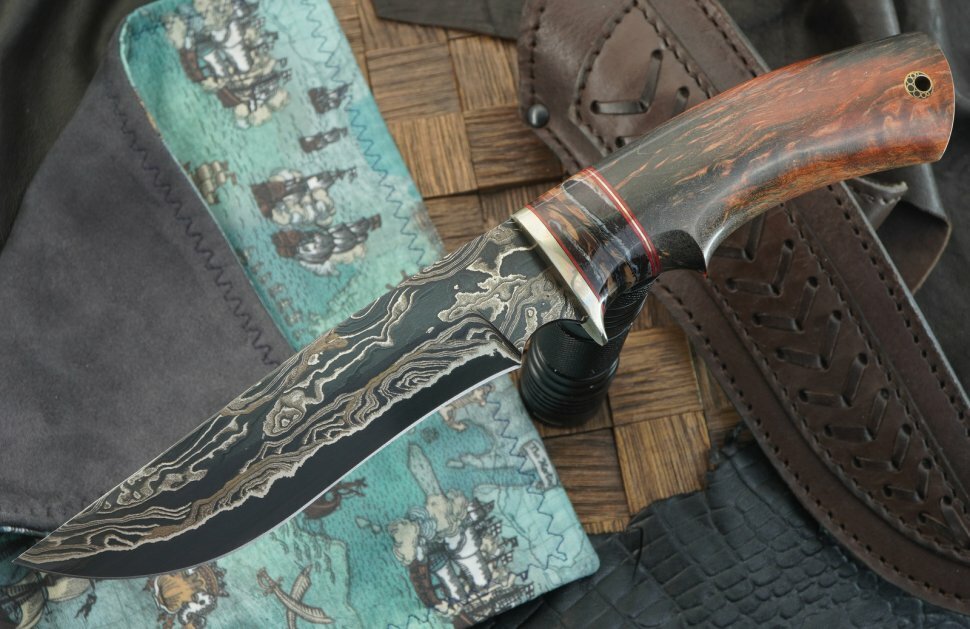 Мастерская Семина нож с фиксированным клинком Галеон, клинок ламинированный дамаск, рукоять карельская береза