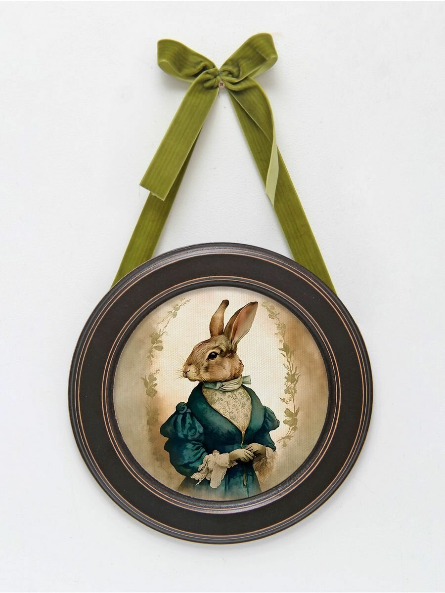 Картина "Милые зайки" в круглой деревянной раме на ленте, 27 см