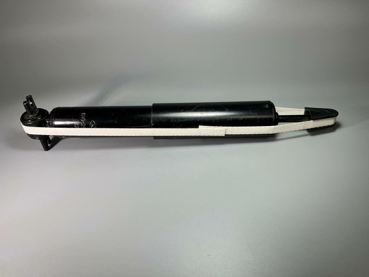 Амортизатор газомасляный передний (с установочным комплектом; Волга)