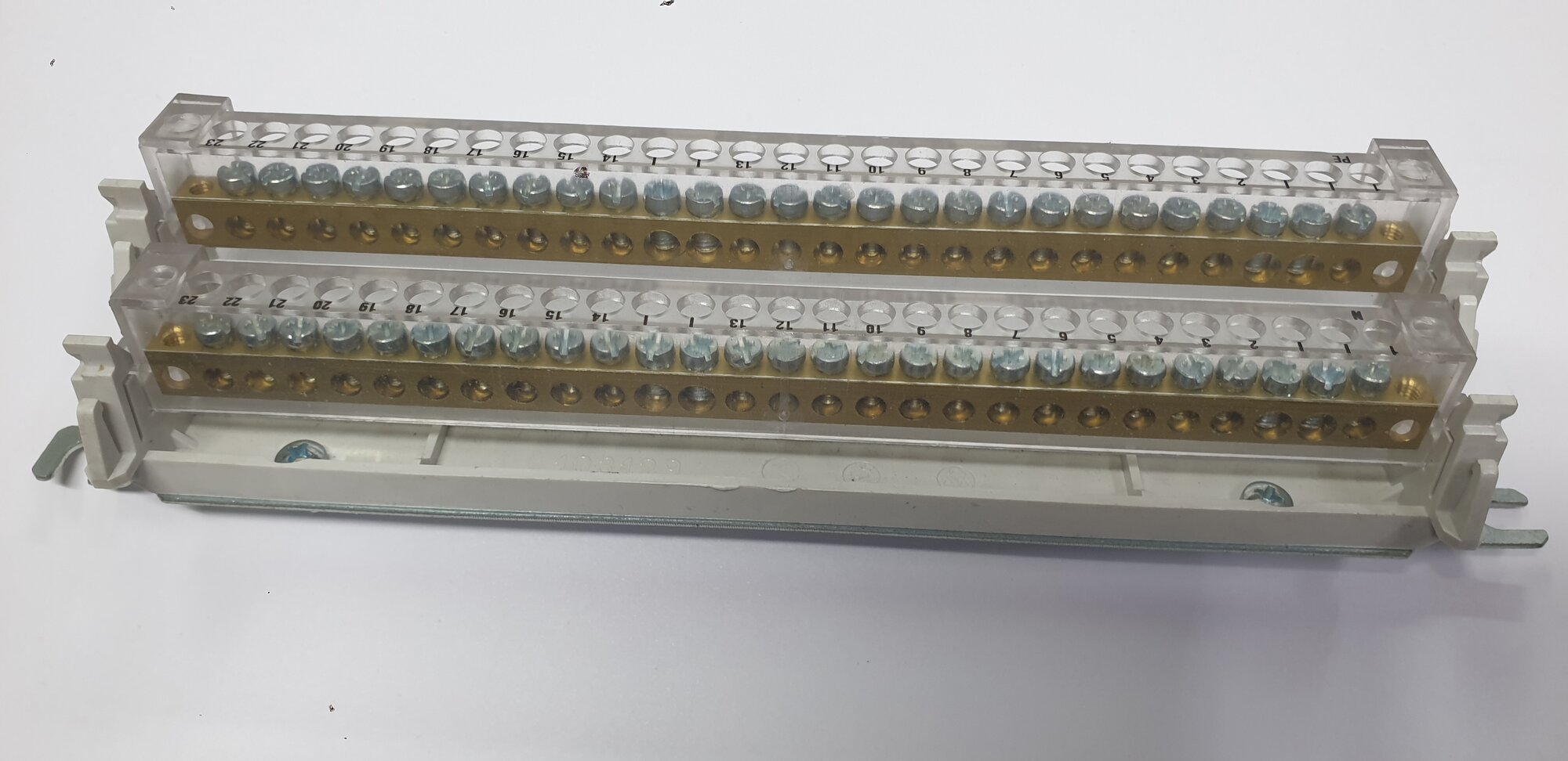 ZK219 Шина "Ноль"("Земля") c отверстиями под провод 4х16+23х10 к шкафам типа C