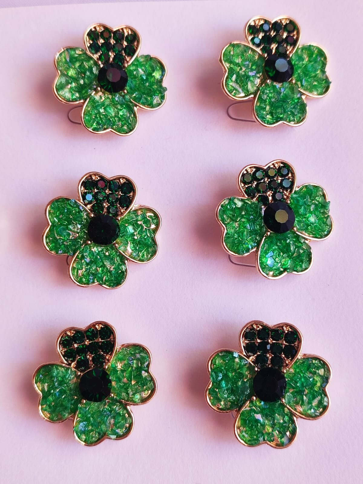 Брошь, стразы