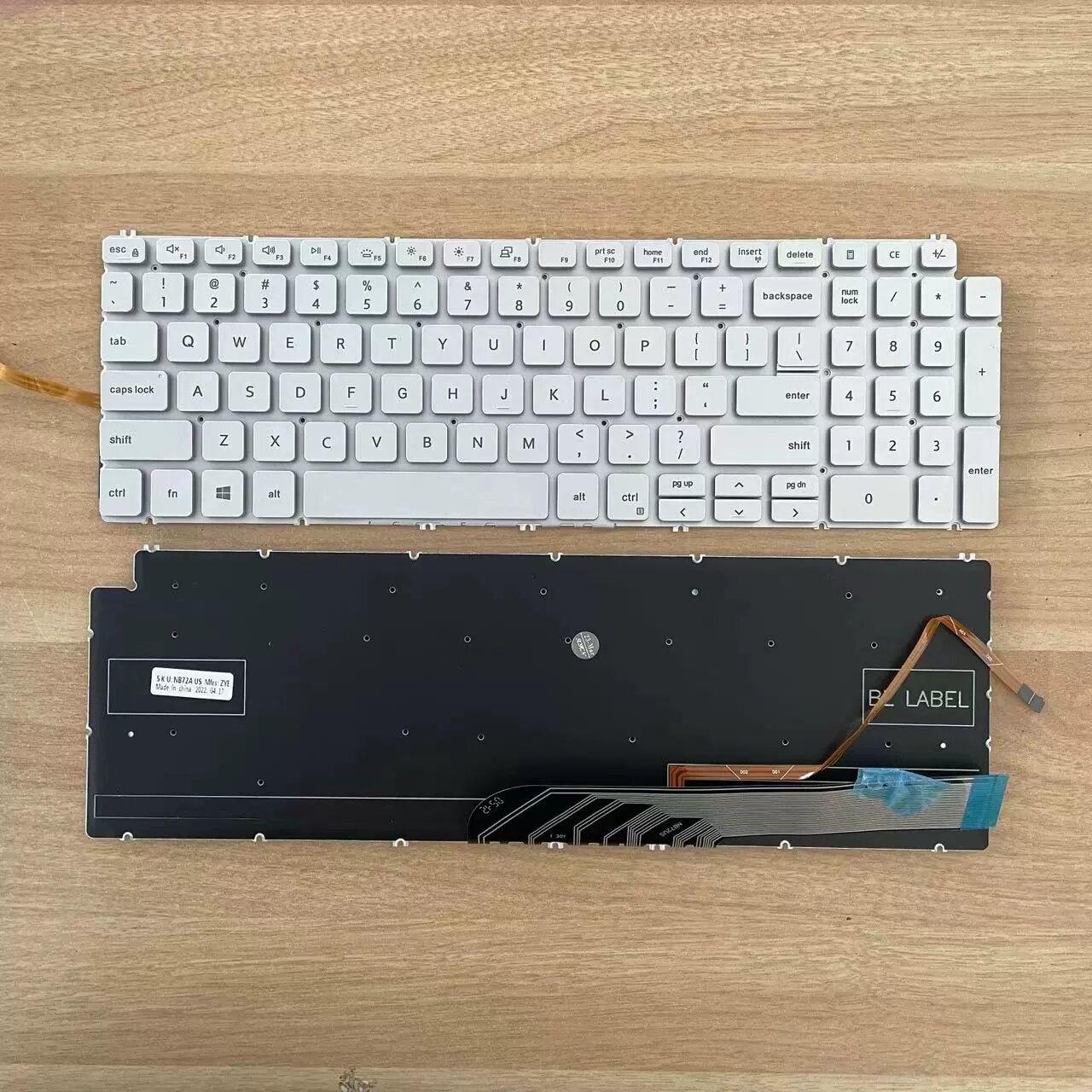 Подходит для клавиатуры Dell Inspiron 7591 7590 P83F 5580 5584 5593 5598 Новая подсветка (серебристая)_нет_Официальная
