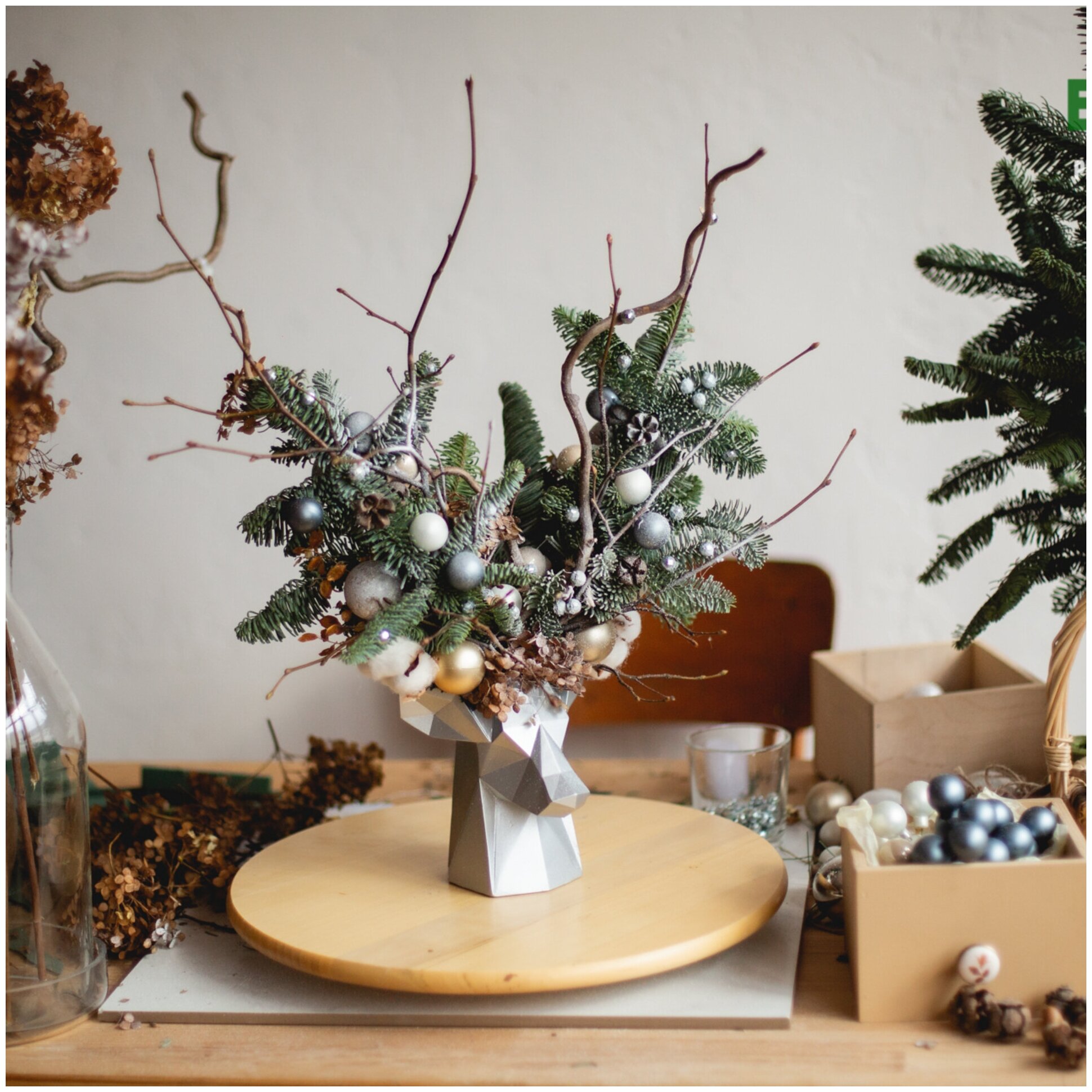 Кашпо Олень, 15х15х15 см, серебристый