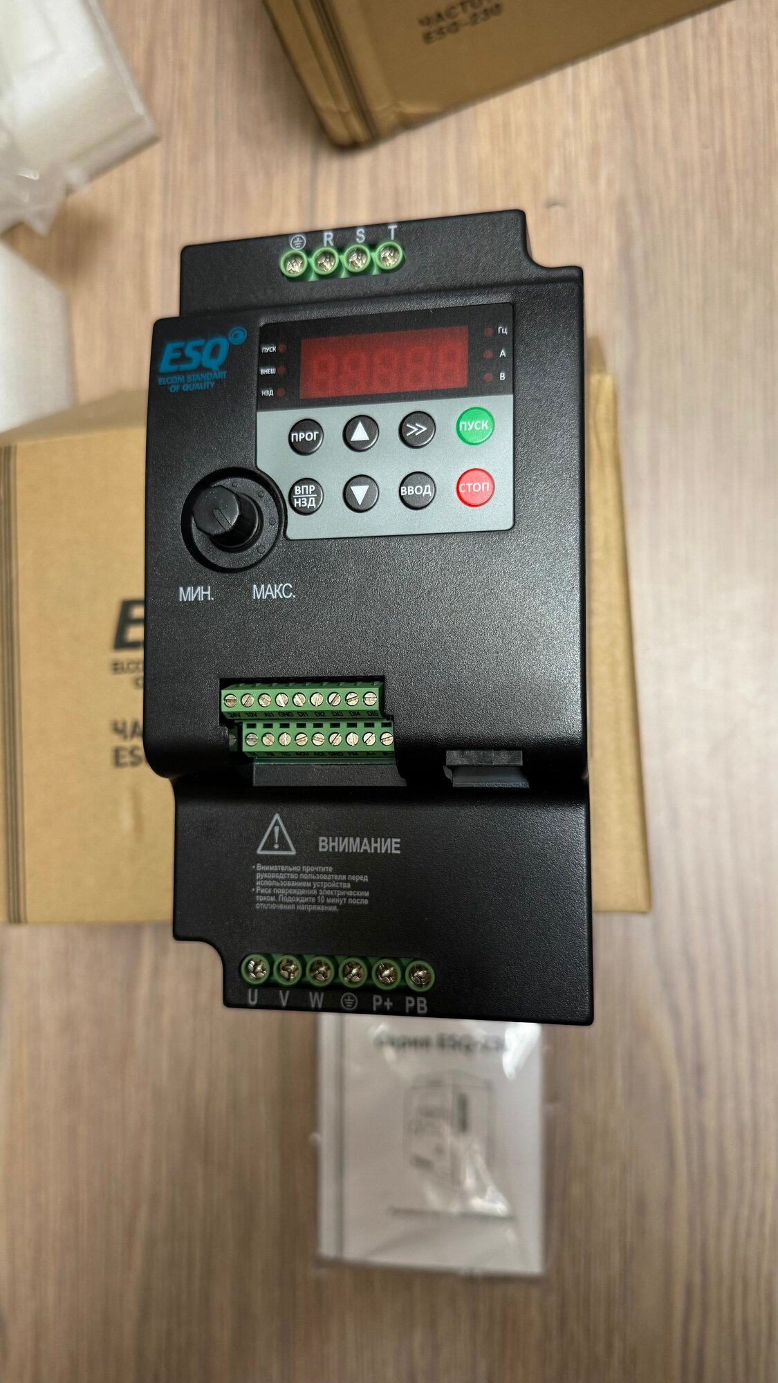 Частотный преобразователь ESQ-230-4T-4K 4кВт 380-480В