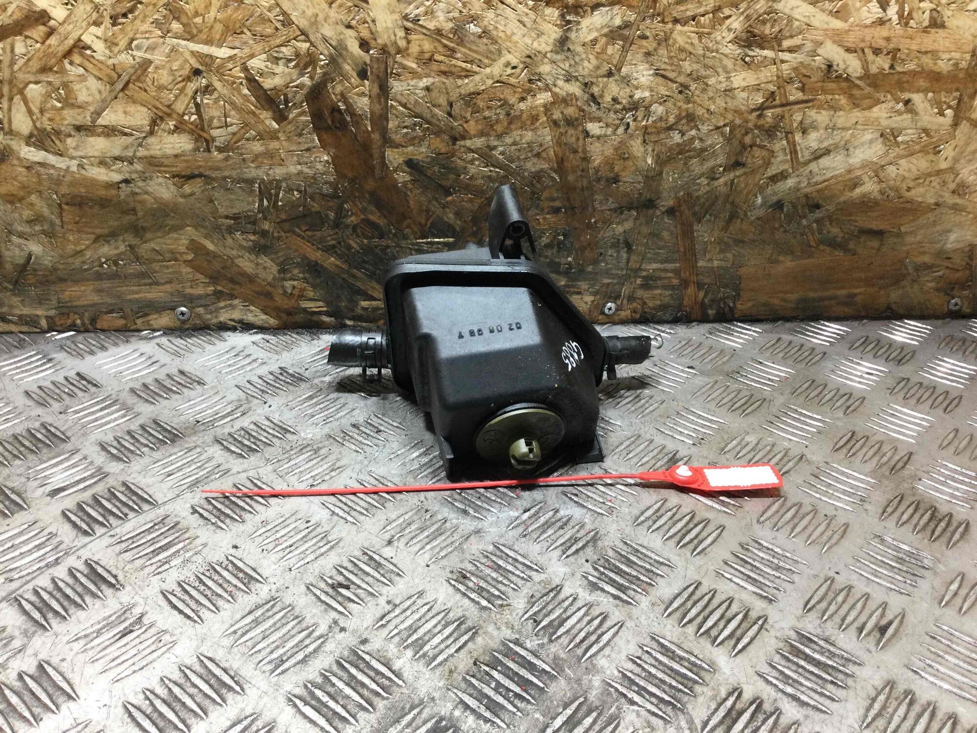 Б/У Бачок гидроусилителя Volkswagen Golf 4 поколение (1997-2004) 2000 г.