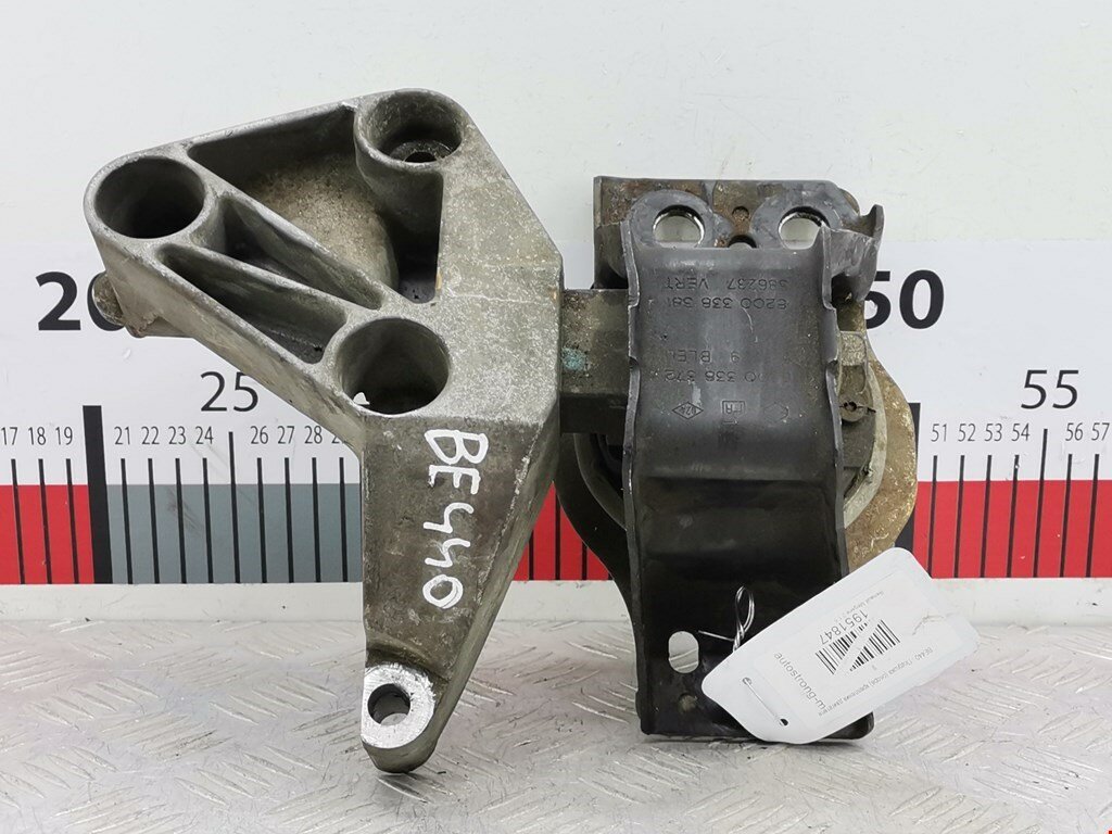 Кронштейн (крепление лапа) двигателя Renault Megane 2 8200108112 арт. 1951847
