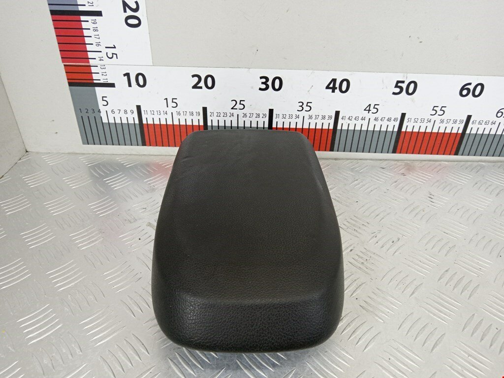 Подлокотник Ford Kuga 1 арт. 1844662