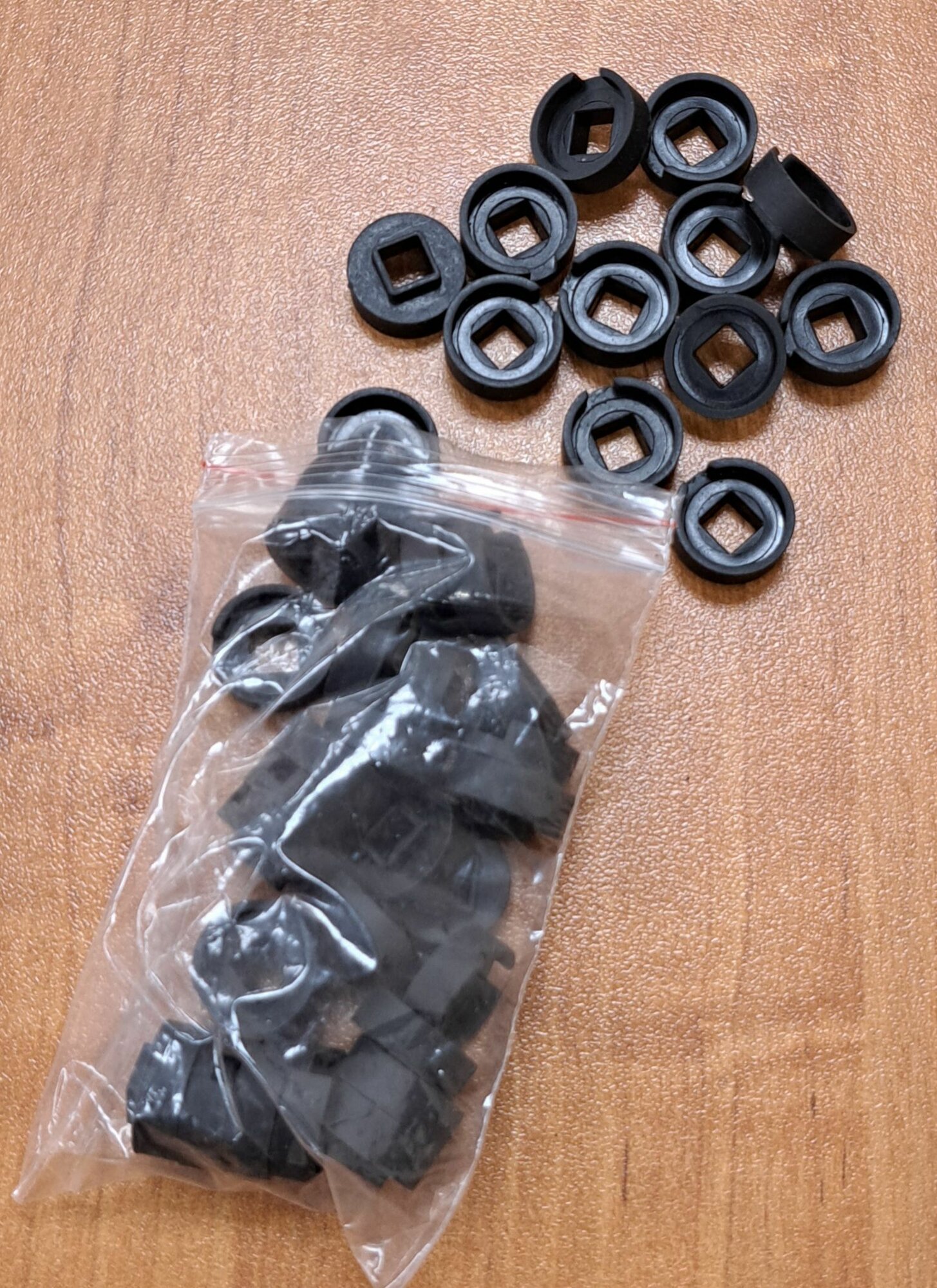 190049ВТ/300 Изолятор силового болта генератора (94, 32группы) ВАЗ 2110-2112- ГАЗ, УАЗ