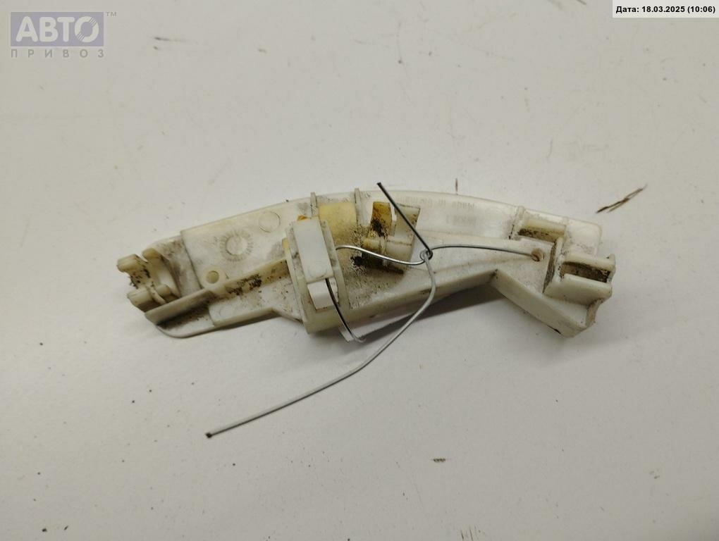 Кронштейн крепления Audi 80 B4 (1991-1996)