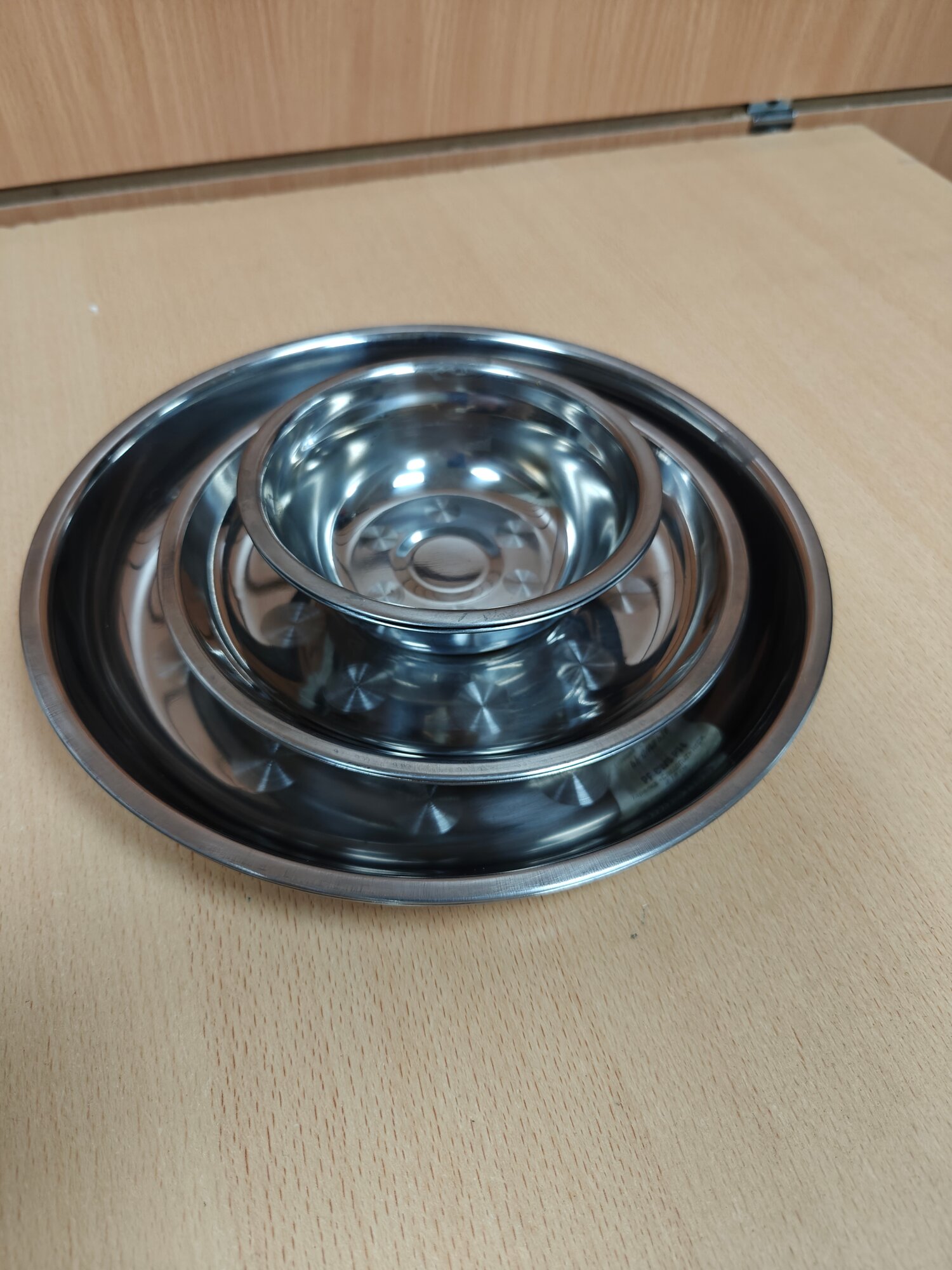 Комплект посуды, 2 тарелки и миска, нержавеющая сталь, MMI Stainlees Steel, Индия.