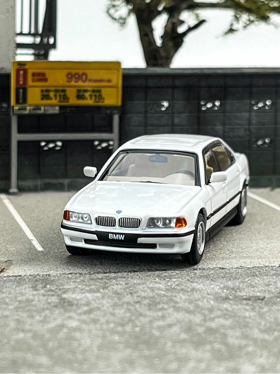 Машинка AR Almost Real 1/64 BMW 750il E38 7 Series White Die-cast Alloy Car Model Collection Toy Gift