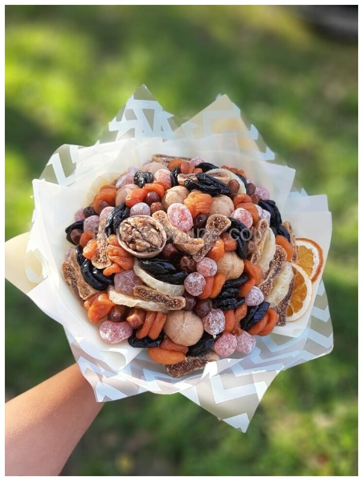 Букет из сухофруктов и орехов с кумкватом (BuketOnline)