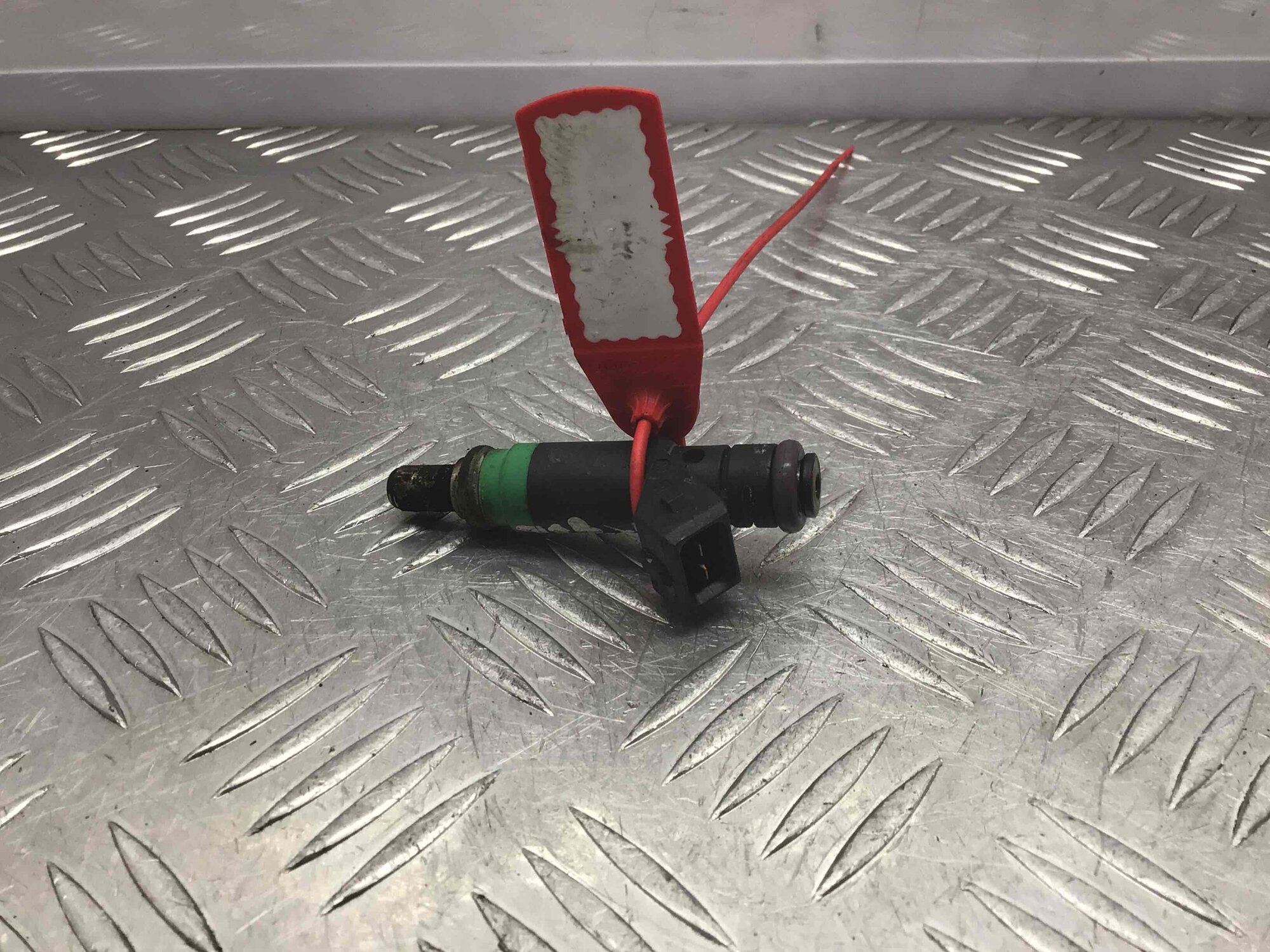 Б/У Форсунка Ford Focus 2 поколение (2005-2008) 2010 г.