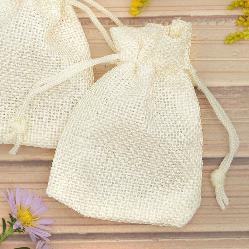 Мешочек молочного цвета из искусственного льна (9 х 7 см)