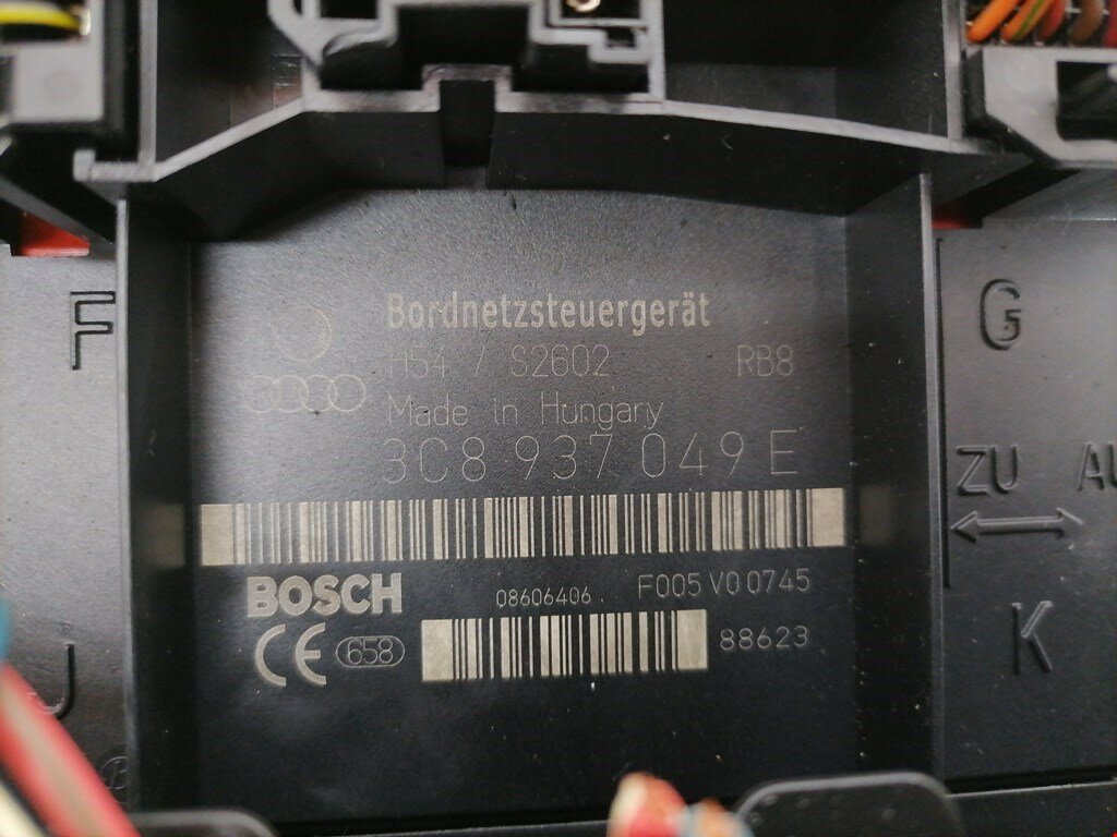 Блок реле Volkswagen Passat 6 3C8937049E арт. 1920347